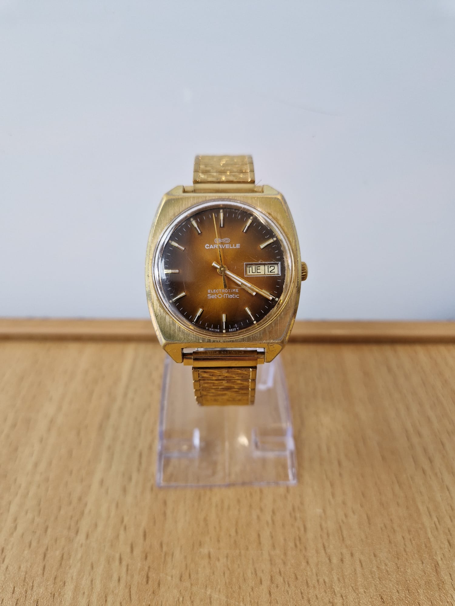 Pre-owned Caravelle Set-O-Matic Watch w/ Elastic Strap Used - 12 Month ...